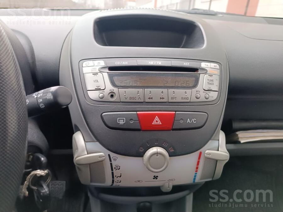 Zils Toyota Aygo 2007 Aizkraukle, ar dzinēja tilpumu 1.00 L un nobraukumu 288 tūkst. km par 1000 €, foto 2 vietnē AUTOMOTO.COM.LV