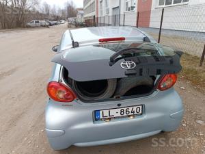 Zils Toyota Aygo 2007 Aizkraukle, ar dzinēja tilpumu 1.00 L un nobraukumu 288 tūkst. km par 1000 €, foto 5 vietnē AUTOMOTO.COM.LV