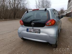 Zils Toyota Aygo 2007 Aizkraukle, ar dzinēja tilpumu 1.00 L un nobraukumu 288 tūkst. km par 1000 €, foto 6 vietnē AUTOMOTO.COM.LV