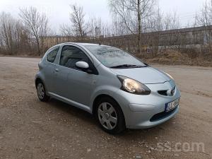 Zils Toyota Aygo 2007 Aizkraukle, ar dzinēja tilpumu 1.00 L un nobraukumu 288 tūkst. km par 1000 €, foto 9 vietnē AUTOMOTO.COM.LV