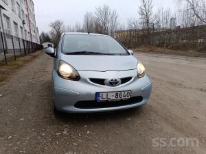 Zils Toyota Aygo 2007 Aizkraukle, ar dzinēja tilpumu 1.00 L un nobraukumu 288 tūkst. km par 1000 €, foto 10 vietnē AUTOMOTO.COM.LV