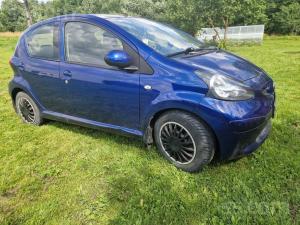 Zils Toyota Aygo 2007 Jēkabpils, ar dzinēja tilpumu 1.00 L un nobraukumu 248 tūkst. km par 1550 €, foto 4 vietnē AUTOMOTO.COM.LV