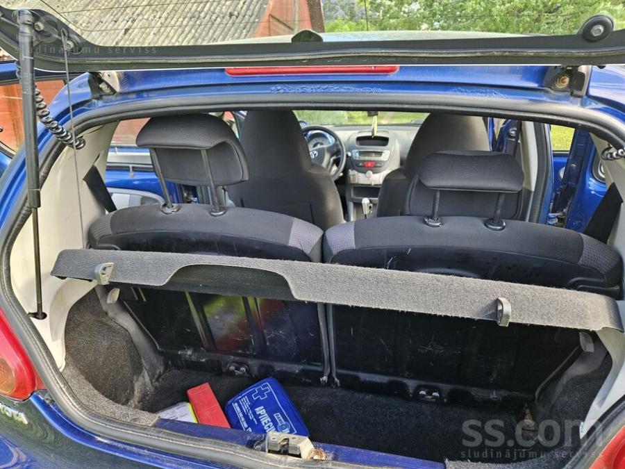 Zils Toyota Aygo 2007 Jēkabpils, ar dzinēja tilpumu 1.00 L un nobraukumu 248 tūkst. km par 1550 €, foto 6 vietnē AUTOMOTO.COM.LV