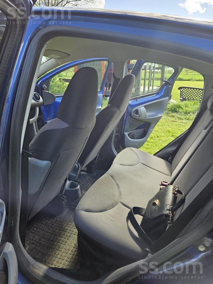 Zils Toyota Aygo 2007 Jēkabpils, ar dzinēja tilpumu 1.00 L un nobraukumu 248 tūkst. km par 1550 €, foto 8 vietnē AUTOMOTO.COM.LV
