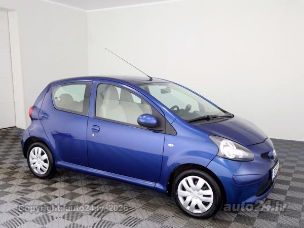Zils Toyota Aygo 2008 Tallina, ar dzinēja tilpumu 1.00 L un nobraukumu 149 tūkst. km par 1699 €, foto 1 vietnē AUTOMOTO.COM.LV