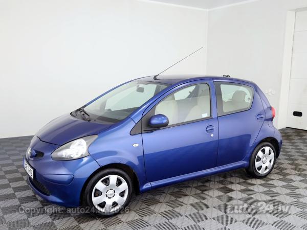 Zils Toyota Aygo 2008 Tallina, ar dzinēja tilpumu 1.00 L un nobraukumu 149 tūkst. km par 1699 €, foto 2 vietnē AUTOMOTO.COM.LV