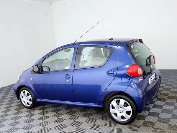 Blue Toyota Aygo 2008 in Tallinn, with an engine capacity of 1.00 L and mileage of 149 thousand km for 1699 €, photo 4 on AUTOMOTO.COM.LV