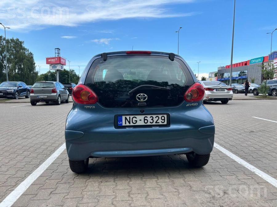 Blue Toyota Aygo 2008 in Riga, with an engine capacity of 1.00 L and mileage of 100 thousand km for 3500 €, photo 5 on AUTOMOTO.COM.LV
