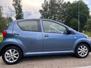Blue Toyota Aygo 2008 in Riga, with an engine capacity of 1.00 L and mileage of 100 thousand km for 3500 €, photo 7 on AUTOMOTO.COM.LV