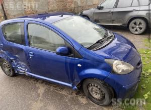 Zils Toyota Aygo 2009 Rīga, ar dzinēja tilpumu 1.00 L un nobraukumu 0 tūkst. km par 550 €, foto 2 vietnē AUTOMOTO.COM.LV