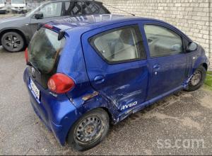Zils Toyota Aygo 2009 Rīga, ar dzinēja tilpumu 1.00 L un nobraukumu 0 tūkst. km par 550 €, foto 5 vietnē AUTOMOTO.COM.LV