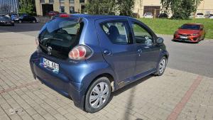 Blue Toyota Aygo 2009 in Vilnius, with an engine capacity of 1.00 L and mileage of 238 thousand km for 1450 €, photo 6 on AUTOMOTO.COM.LV