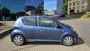 Blue Toyota Aygo 2009 in Vilnius, with an engine capacity of 1.00 L and mileage of 238 thousand km for 1450 €, photo 7 on AUTOMOTO.COM.LV