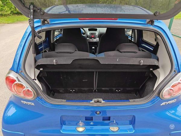 Zils Toyota Aygo 2012 Jurbarkas, ar dzinēja tilpumu 1.00 L un nobraukumu 129 tūkst. km par 3100 €, foto 7 vietnē AUTOMOTO.COM.LV
