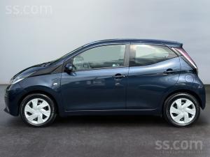 Blue Toyota Aygo 2015 in Riga, with an engine capacity of 1.00 L and mileage of 105 thousand km for 5620 €, photo 3 on AUTOMOTO.COM.LV