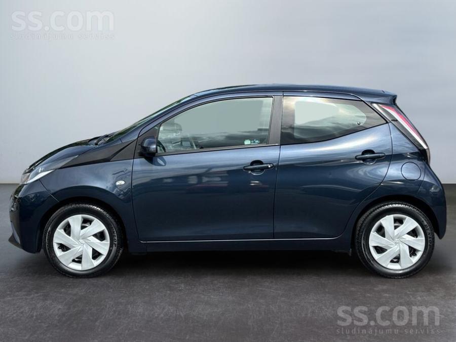 Blue Toyota Aygo 2015 in Riga, with an engine capacity of 1.00 L and mileage of 105 thousand km for 5620 €, photo 3 on AUTOMOTO.COM.LV