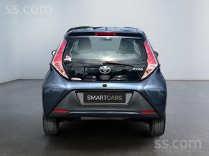 Blue Toyota Aygo 2015 in Riga, with an engine capacity of 1.00 L and mileage of 105 thousand km for 5620 €, photo 5 on AUTOMOTO.COM.LV