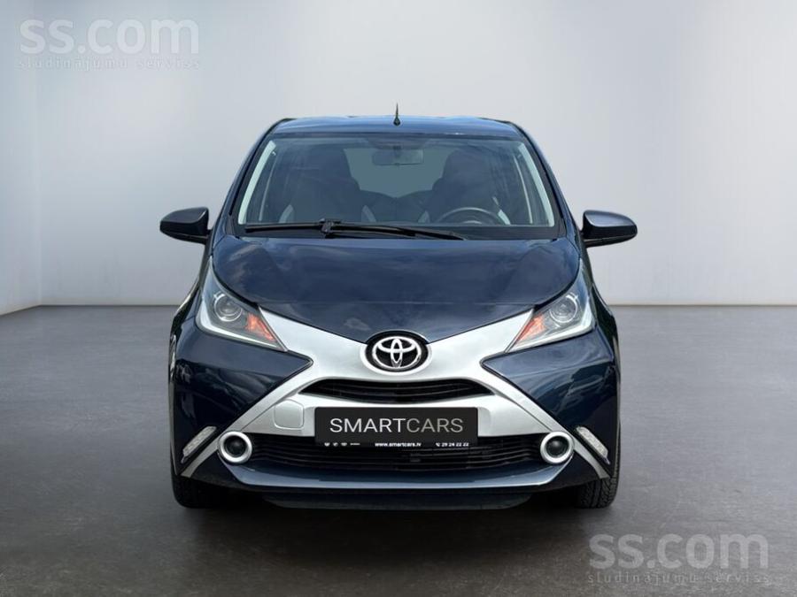 Blue Toyota Aygo 2015 in Riga, with an engine capacity of 1.00 L and mileage of 105 thousand km for 5620 €, photo 9 on AUTOMOTO.COM.LV