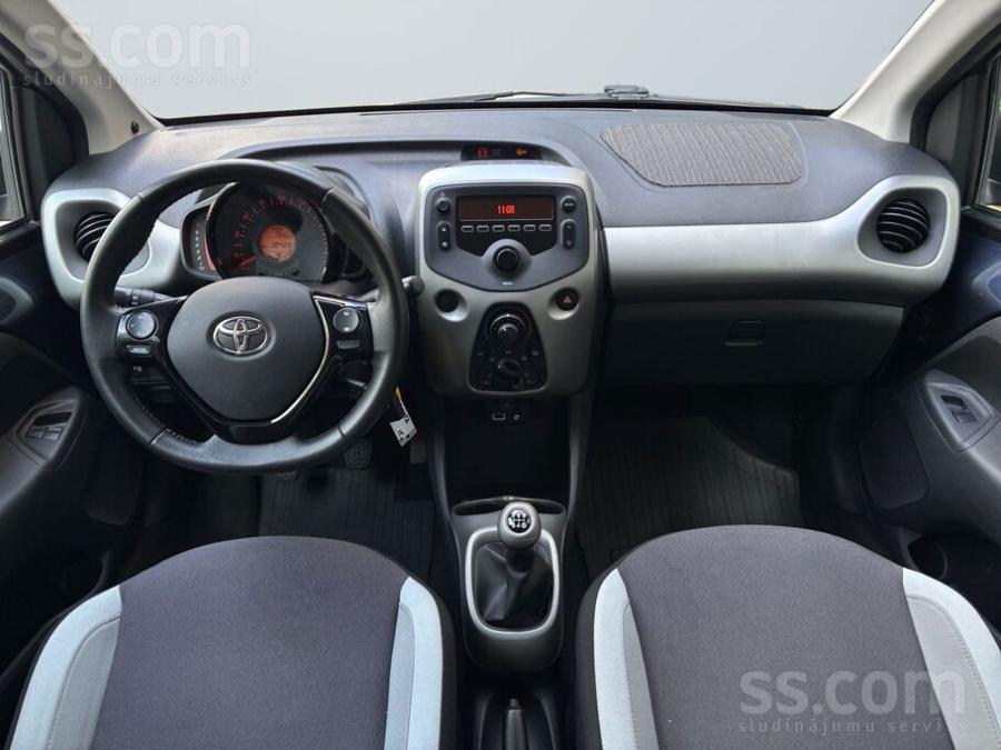 Blue Toyota Aygo 2015 in Riga, with an engine capacity of 1.00 L and mileage of 105 thousand km for 5620 €, photo 11 on AUTOMOTO.COM.LV