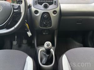 Blue Toyota Aygo 2015 in Riga, with an engine capacity of 1.00 L and mileage of 105 thousand km for 5620 €, photo 12 on AUTOMOTO.COM.LV