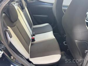 Blue Toyota Aygo 2015 in Riga, with an engine capacity of 1.00 L and mileage of 105 thousand km for 5620 €, photo 14 on AUTOMOTO.COM.LV