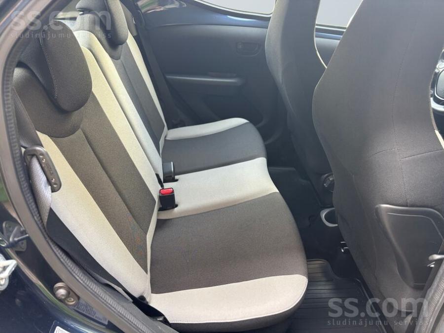 Blue Toyota Aygo 2015 in Riga, with an engine capacity of 1.00 L and mileage of 105 thousand km for 5620 €, photo 14 on AUTOMOTO.COM.LV