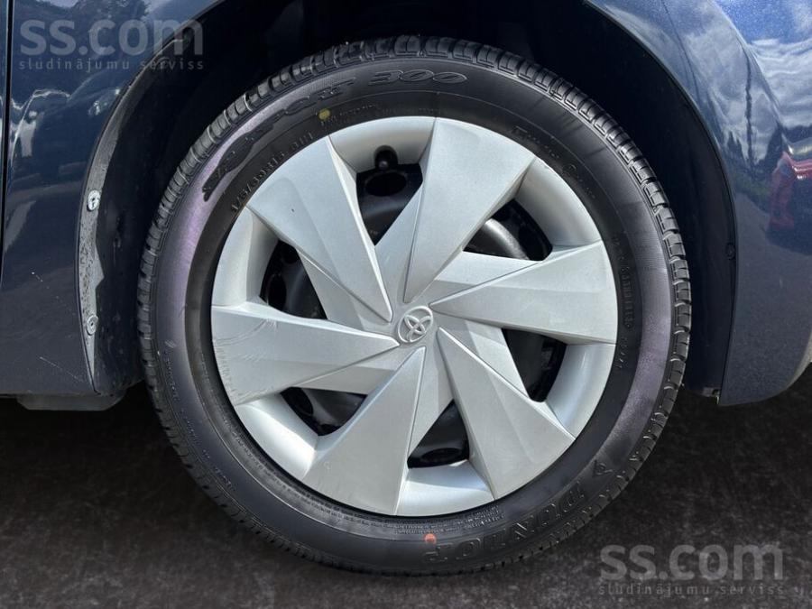 Blue Toyota Aygo 2015 in Riga, with an engine capacity of 1.00 L and mileage of 105 thousand km for 5620 €, photo 15 on AUTOMOTO.COM.LV