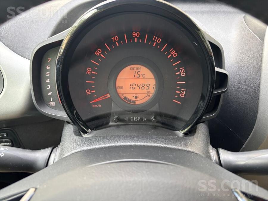 Blue Toyota Aygo 2015 in Riga, with an engine capacity of 1.00 L and mileage of 105 thousand km for 5620 €, photo 20 on AUTOMOTO.COM.LV