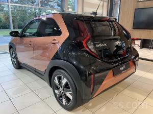 Brūns Toyota Aygo 2026 Ventspils, ar dzinēja tilpumu 1.50 L un nobraukumu 0 tūkst. km par 22735 €, foto 5 vietnē AUTOMOTO.COM.LV