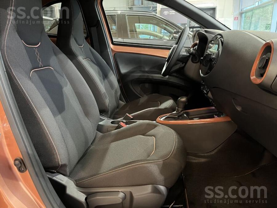Brūns Toyota Aygo 2026 Ventspils, ar dzinēja tilpumu 1.50 L un nobraukumu 0 tūkst. km par 22735 €, foto 8 vietnē AUTOMOTO.COM.LV