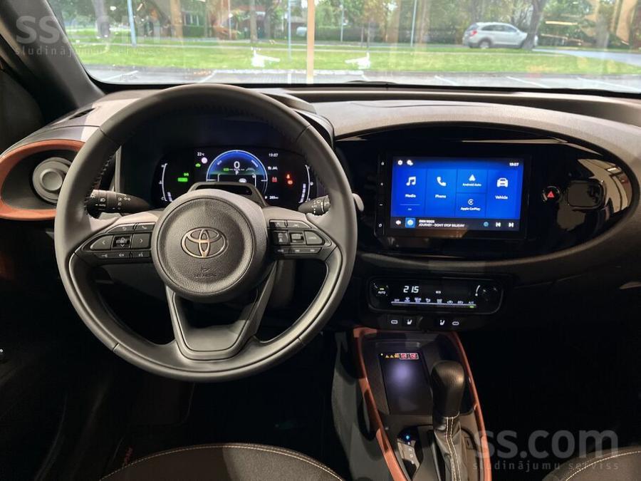 Brūns Toyota Aygo 2026 Ventspils, ar dzinēja tilpumu 1.50 L un nobraukumu 0 tūkst. km par 22735 €, foto 20 vietnē AUTOMOTO.COM.LV
