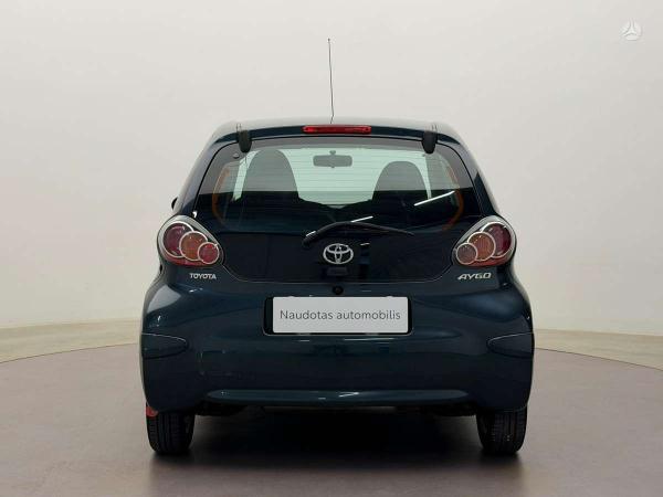 Green Toyota Aygo 2012 in Panevezys, with an engine capacity of 1.00 L and mileage of 83 thousand km for 3190 €, photo 7 on AUTOMOTO.COM.LV