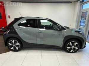 Zaļš Toyota Aygo 2026 Jēkabpils, ar dzinēja tilpumu 1.50 L un nobraukumu 10 tūkst. km par 22990 €, foto 4 vietnē AUTOMOTO.COM.LV