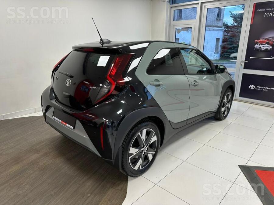 Zaļš Toyota Aygo 2026 Jēkabpils, ar dzinēja tilpumu 1.50 L un nobraukumu 10 tūkst. km par 22990 €, foto 5 vietnē AUTOMOTO.COM.LV