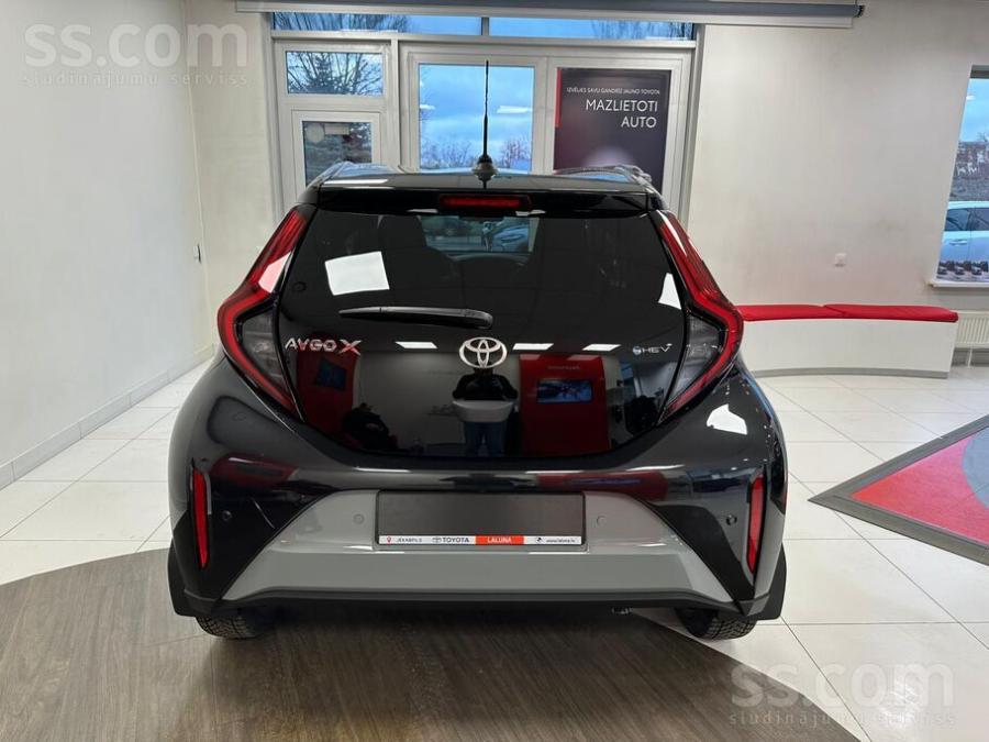 Zaļš Toyota Aygo 2026 Jēkabpils, ar dzinēja tilpumu 1.50 L un nobraukumu 10 tūkst. km par 22990 €, foto 6 vietnē AUTOMOTO.COM.LV