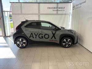 Green Toyota Aygo 2026 in Ventspils, with an engine capacity of 1.50 L and mileage of 0 thousand km for 21900 €, photo 4 on AUTOMOTO.COM.LV