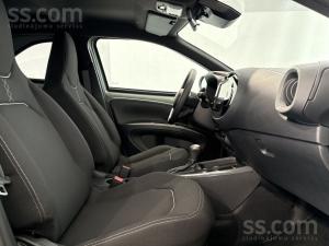 Green Toyota Aygo 2026 in Ventspils, with an engine capacity of 1.50 L and mileage of 0 thousand km for 21900 €, photo 8 on AUTOMOTO.COM.LV