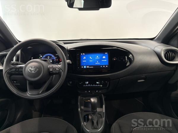 Green Toyota Aygo 2026 in Ventspils, with an engine capacity of 1.50 L and mileage of 0 thousand km for 21900 €, photo 9 on AUTOMOTO.COM.LV