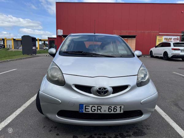 Pelēks Toyota Aygo 2008 Kauņa, ar dzinēja tilpumu 1.00 L un nobraukumu 230 tūkst. km par 700 €, foto 3 vietnē AUTOMOTO.COM.LV