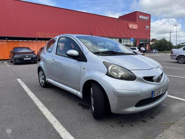 Pelēks Toyota Aygo 2008 Kauņa, ar dzinēja tilpumu 1.00 L un nobraukumu 230 tūkst. km par 700 €, foto 4 vietnē AUTOMOTO.COM.LV