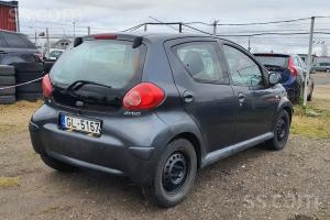 Pelēks Toyota Aygo 2006 Rīga, ar dzinēja tilpumu 1.00 L un nobraukumu 248 tūkst. km par 450 €, foto 6 vietnē AUTOMOTO.COM.LV