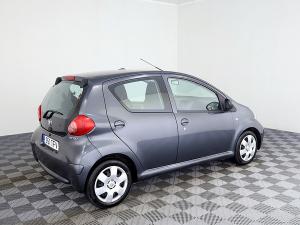Grey Toyota Aygo 2006 in Tallinn, with an engine capacity of 1.00 L and mileage of 195 thousand km for 1199 €, photo 4 on AUTOMOTO.COM.LV
