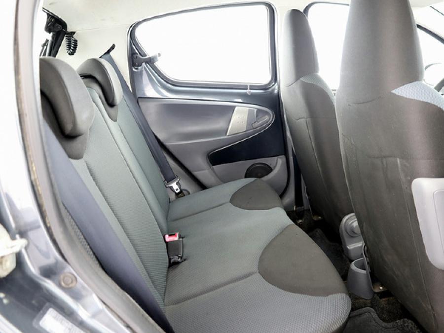 Grey Toyota Aygo 2006 in Tallinn, with an engine capacity of 1.00 L and mileage of 195 thousand km for 1199 €, photo 8 on AUTOMOTO.COM.LV