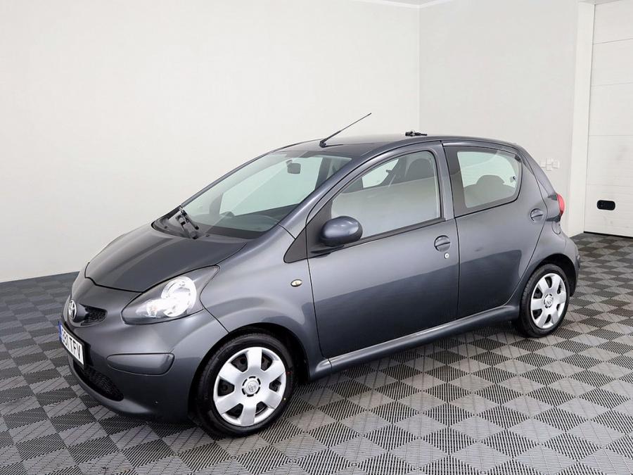 Grey Toyota Aygo 2006 in Tallinn, with an engine capacity of 1.00 L and mileage of 195 thousand km for 1199 €, photo 11 on AUTOMOTO.COM.LV