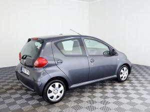 Grey Toyota Aygo 2006 in Tallinn, with an engine capacity of 1.00 L and mileage of 195 thousand km for 1199 €, photo 12 on AUTOMOTO.COM.LV