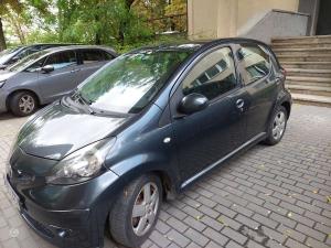 Grey Toyota Aygo 2006 in Vilnius, with an engine capacity of 1.00 L and mileage of 199 thousand km for 1400 €, photo 3 on AUTOMOTO.COM.LV