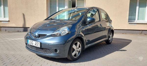 Pelēks Toyota Aygo 2006 Viļņa, ar dzinēja tilpumu 1.00 L un nobraukumu 199 tūkst. km par 1400 €, foto 5 vietnē AUTOMOTO.COM.LV