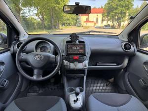 Grey Toyota Aygo 2006 in Vilnius, with an engine capacity of 1.00 L and mileage of 165 thousand km for 1900 €, photo 8 on AUTOMOTO.COM.LV