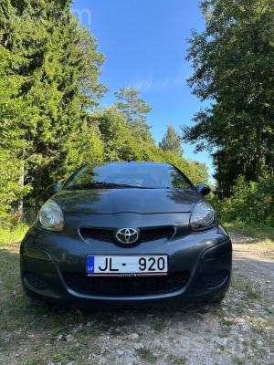 Grey Toyota Aygo 2006 in Riga, with an engine capacity of 1.00 L and mileage of 49 thousand km for 3250 €, photo  on AUTOMOTO.COM.LV