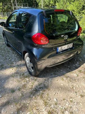 Grey Toyota Aygo 2006 in Riga, with an engine capacity of 1.00 L and mileage of 49 thousand km for 3250 €, photo 3 on AUTOMOTO.COM.LV